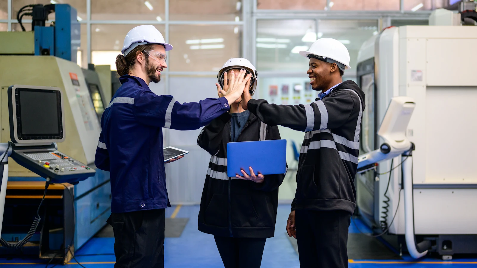 15 Strategies for Enhancing Manufacturing Communication